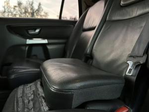 Black Volvo XC90 2003 in Riga, with an engine capacity of 2.40 L and mileage of 390 thousand km for 3390 €, photo 20 on AUTOMOTO.COM.LV