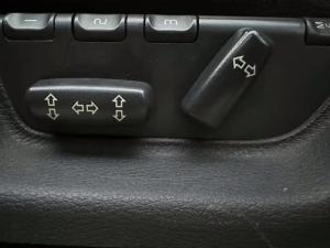 Black Volvo XC90 2003 in Riga, with an engine capacity of 2.40 L and mileage of 390 thousand km for 3390 €, photo 22 on AUTOMOTO.COM.LV