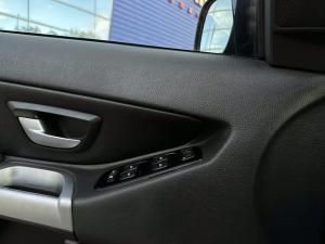 Black Volvo XC90 2003 in Riga, with an engine capacity of 2.40 L and mileage of 390 thousand km for 3390 €, photo 23 on AUTOMOTO.COM.LV