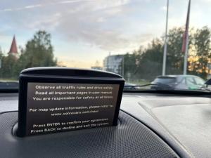 Black Volvo XC90 2003 in Riga, with an engine capacity of 2.40 L and mileage of 390 thousand km for 3390 €, photo 26 on AUTOMOTO.COM.LV