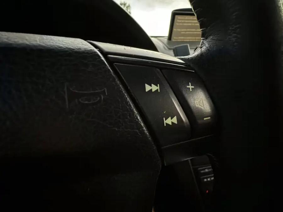 Black Volvo XC90 2003 in Riga, with an engine capacity of 2.40 L and mileage of 390 thousand km for 3390 €, photo 27 on AUTOMOTO.COM.LV