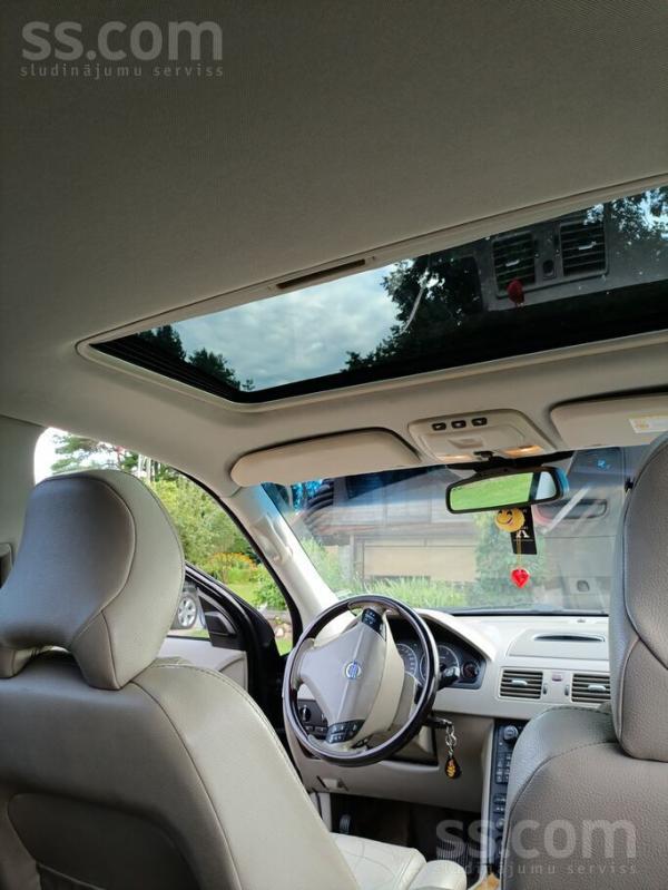 Melns Volvo XC90 2003 Cēsis, ar dzinēja tilpumu 2.40 L un nobraukumu 366 tūkst. km par 3800 €, foto 4 vietnē AUTOMOTO.COM.LV