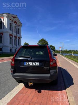 Melns Volvo XC90 2003 Jelgava, ar dzinēja tilpumu 2.40 L un nobraukumu 350 tūkst. km par 1500 €, foto 3 vietnē AUTOMOTO.COM.LV
