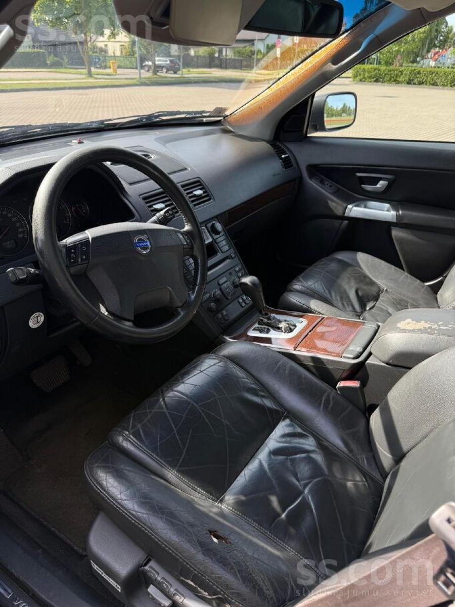 Melns Volvo XC90 2003 Jelgava, ar dzinēja tilpumu 2.40 L un nobraukumu 350 tūkst. km par 1500 €, foto 6 vietnē AUTOMOTO.COM.LV