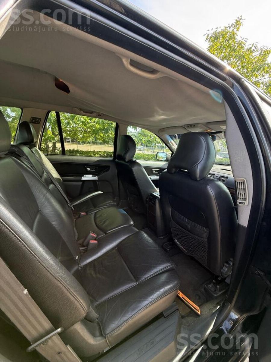 Melns Volvo XC90 2003 Jelgava, ar dzinēja tilpumu 2.40 L un nobraukumu 350 tūkst. km par 1500 €, foto 11 vietnē AUTOMOTO.COM.LV