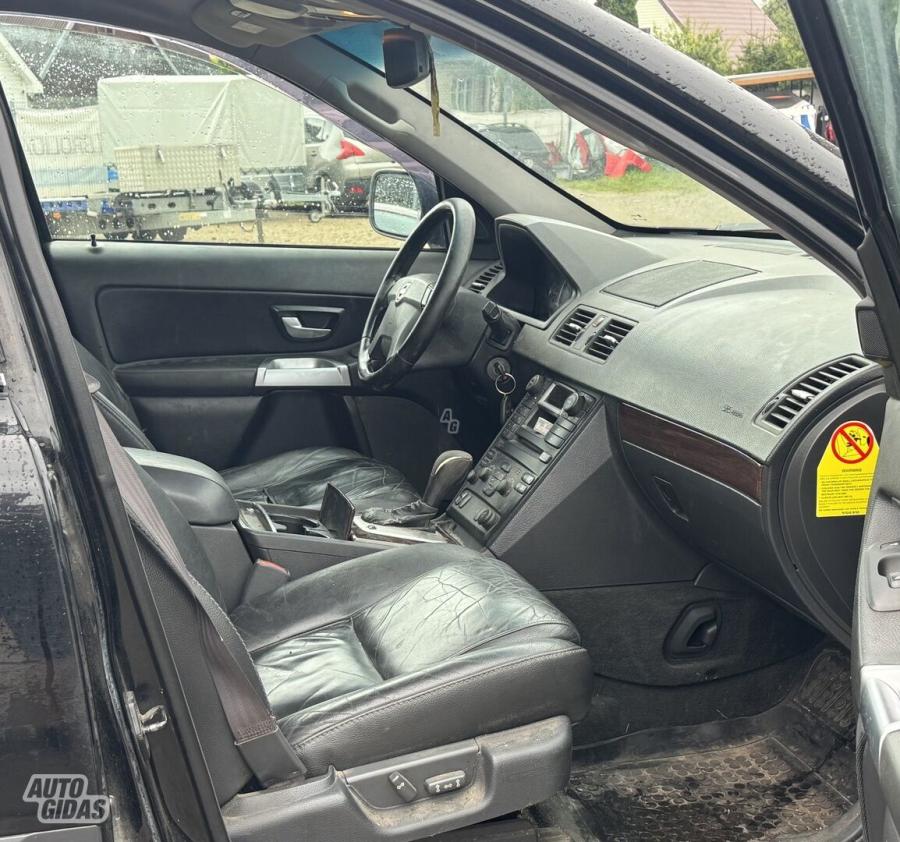 Melns Volvo XC90 2003 Radviliškis, ar dzinēja tilpumu 2.50 L un nobraukumu 247 tūkst. km par 1650 €, foto 9 vietnē AUTOMOTO.COM.LV