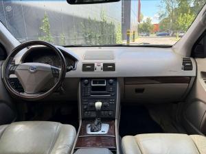 Black Volvo XC90 2003 in Klaipeda, with an engine capacity of 2.90 L and mileage of 148 thousand km for 2800 €, photo 6 on AUTOMOTO.COM.LV