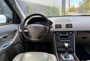 Black Volvo XC90 2003 in Klaipeda, with an engine capacity of 2.90 L and mileage of 148 thousand km for 2800 €, photo 9 on AUTOMOTO.COM.LV