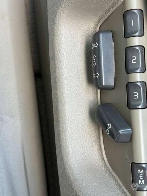 Black Volvo XC90 2003 in Klaipeda, with an engine capacity of 2.90 L and mileage of 148 thousand km for 2800 €, photo 17 on AUTOMOTO.COM.LV