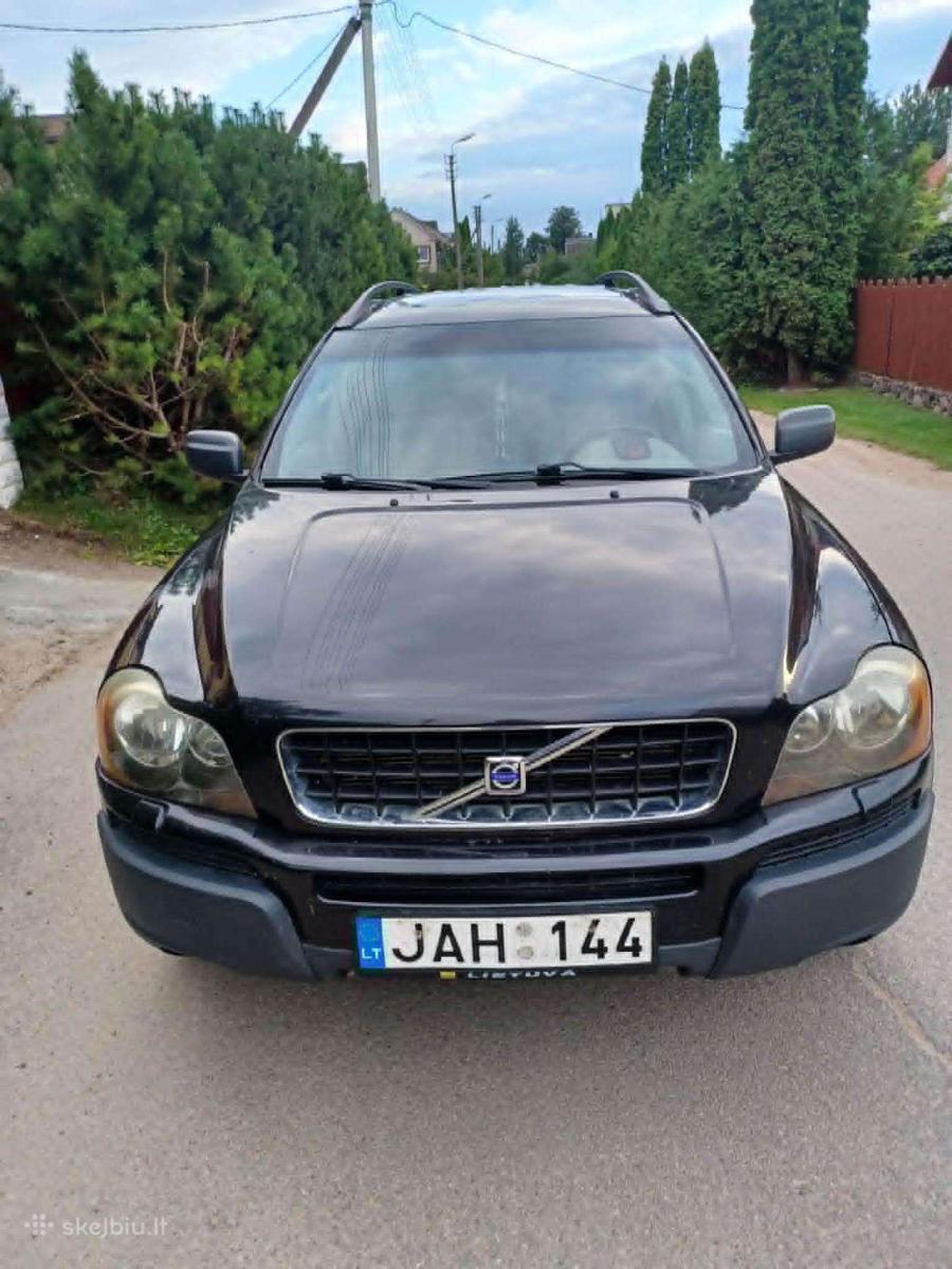Black Volvo XC90 2003 in Rokiskis, with an engine capacity of 2.40 L and mileage of 330 thousand km for 2700 €, photo 1 on AUTOMOTO.COM.LV
