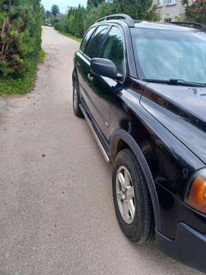 Black Volvo XC90 2003 in Rokiskis, with an engine capacity of 2.40 L and mileage of 330 thousand km for 2700 €, photo 4 on AUTOMOTO.COM.LV