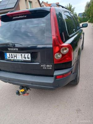 Black Volvo XC90 2003 in Rokiskis, with an engine capacity of 2.40 L and mileage of 330 thousand km for 2700 €, photo 5 on AUTOMOTO.COM.LV