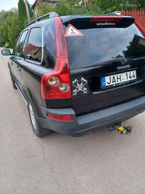 Black Volvo XC90 2003 in Rokiskis, with an engine capacity of 2.40 L and mileage of 330 thousand km for 2700 €, photo 7 on AUTOMOTO.COM.LV