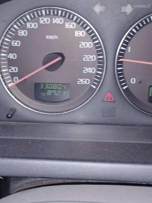 Black Volvo XC90 2003 in Rokiskis, with an engine capacity of 2.40 L and mileage of 330 thousand km for 2700 €, photo 10 on AUTOMOTO.COM.LV