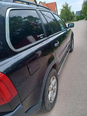 Black Volvo XC90 2003 in Rokiskis, with an engine capacity of 2.40 L and mileage of 330 thousand km for 2700 €, photo 11 on AUTOMOTO.COM.LV