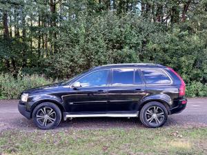 Black Volvo XC90 2003 in Riga, with an engine capacity of 2.40 L and mileage of 0 thousand km for 1990 €, photo 3 on AUTOMOTO.COM.LV