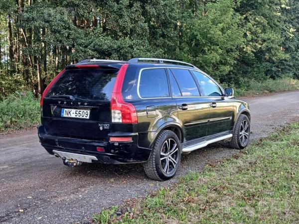 Black Volvo XC90 2003 in Riga, with an engine capacity of 2.40 L and mileage of 0 thousand km for 1990 €, photo 8 on AUTOMOTO.COM.LV