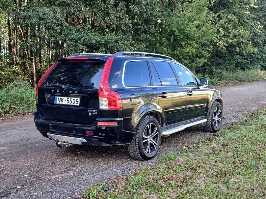 Black Volvo XC90 2003 in Riga, with an engine capacity of 2.40 L and mileage of 0 thousand km for 1990 €, photo 8 on AUTOMOTO.COM.LV