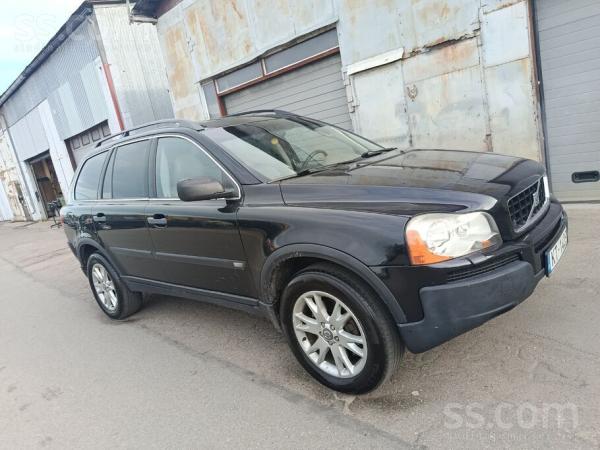 Black Volvo XC90 2003 in Riga, with an engine capacity of 2.40 L and mileage of 367 thousand km for 3300 €, photo 1 on AUTOMOTO.COM.LV