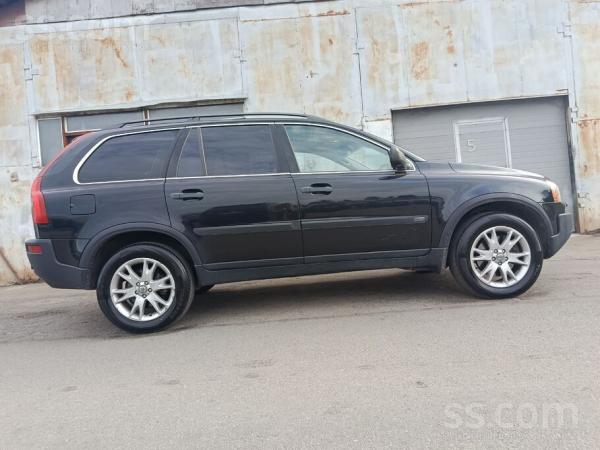 Black Volvo XC90 2003 in Riga, with an engine capacity of 2.40 L and mileage of 367 thousand km for 3300 €, photo 4 on AUTOMOTO.COM.LV