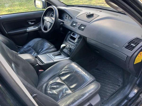 Melns Volvo XC90 2003 Rīga, ar dzinēja tilpumu 2.40 L un nobraukumu 390 tūkst. km par 1950 €, foto 10 vietnē AUTOMOTO.COM.LV