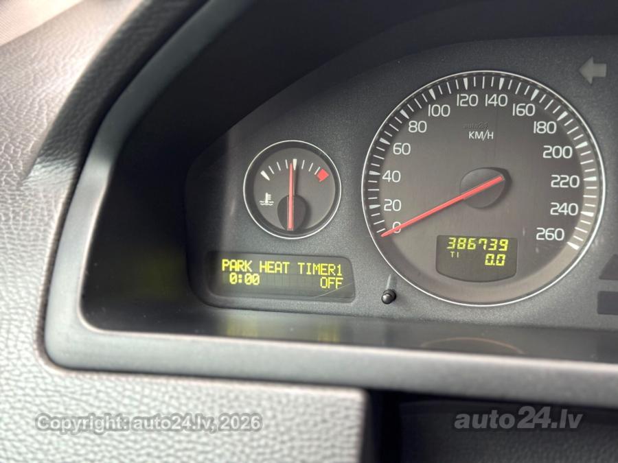 Черный Вольво ХС90 2003 в Таллин, объемом двигателя 2.40 л и пробегом 387 тыс. км за 4200 €, фото 14 на AUTOMOTO.COM.LV