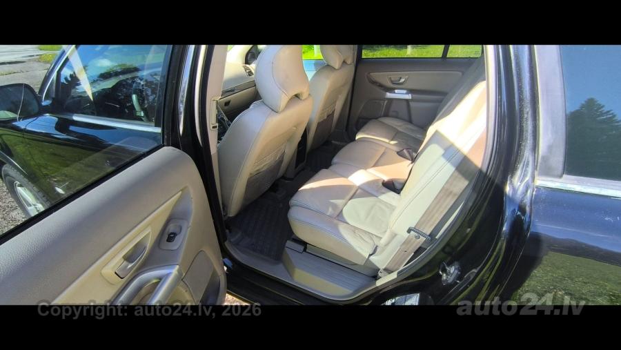 Melns Volvo XC90 2003 Pērnava, ar dzinēja tilpumu 2.40 L un nobraukumu 464 tūkst. km par 3400 €, foto 11 vietnē AUTOMOTO.COM.LV