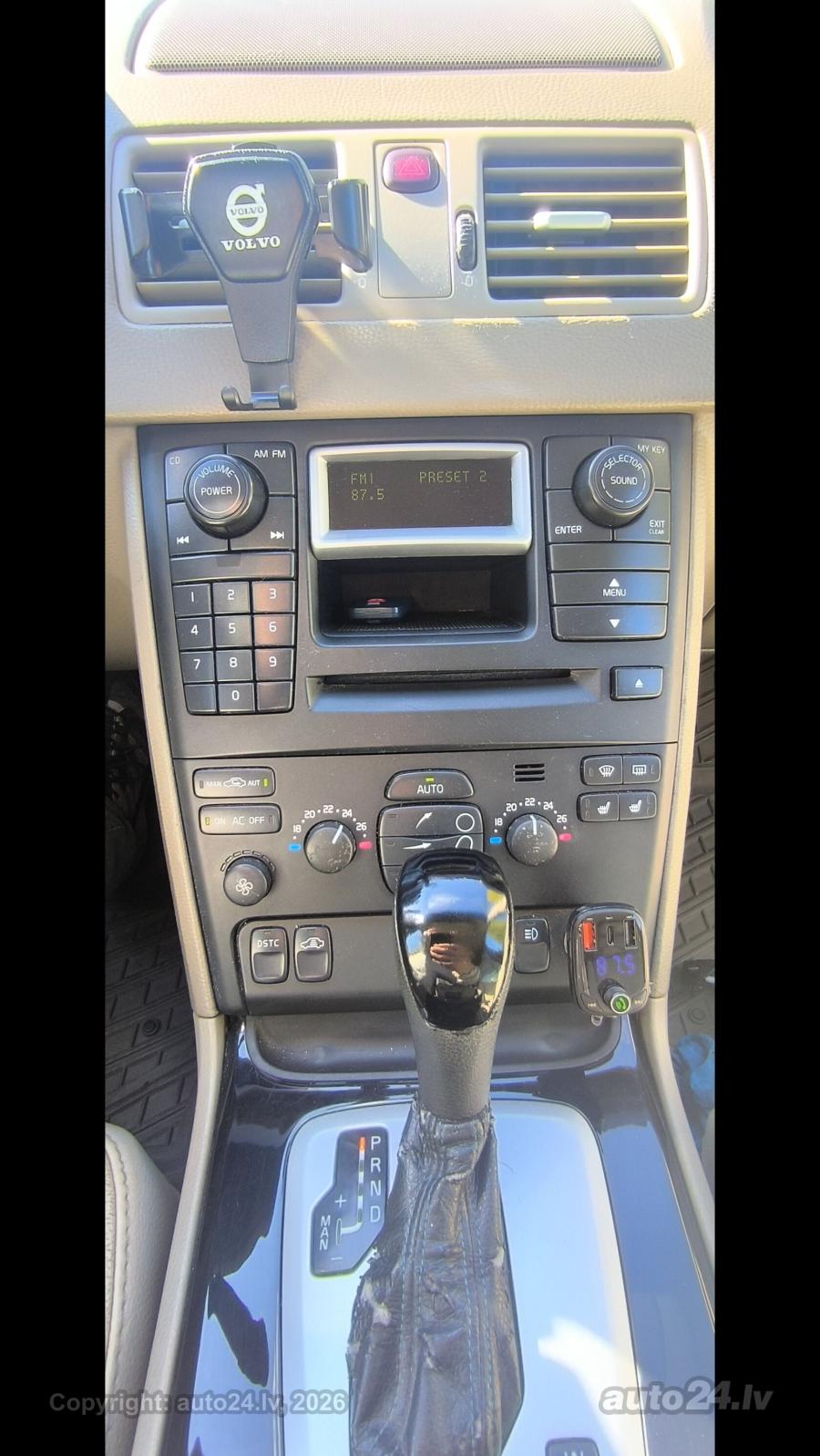 Melns Volvo XC90 2003 Pērnava, ar dzinēja tilpumu 2.40 L un nobraukumu 464 tūkst. km par 3400 €, foto 12 vietnē AUTOMOTO.COM.LV