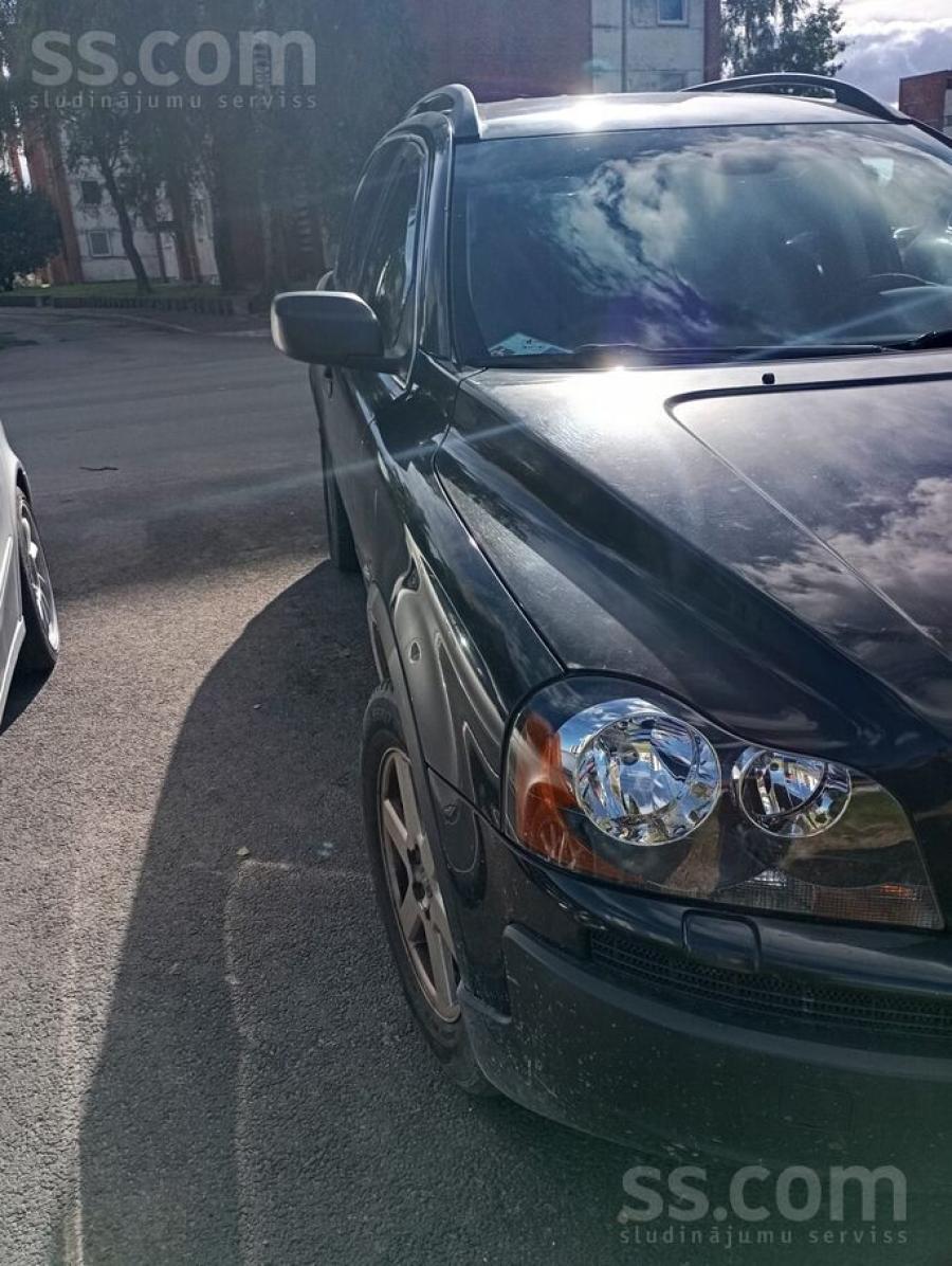 Melns Volvo XC90 2003 Jelgava, ar dzinēja tilpumu 2.40 L un nobraukumu 450 tūkst. km par 2300 €, foto 6 vietnē AUTOMOTO.COM.LV