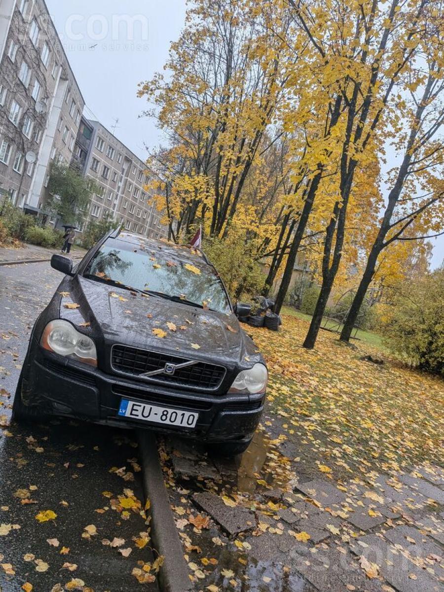 Melns Volvo XC90 2003 Rīga, ar dzinēja tilpumu 2.90 L un nobraukumu 260 tūkst. km par 3800 €, foto 5 vietnē AUTOMOTO.COM.LV