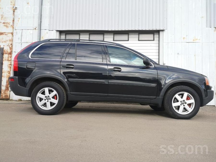 Melns Volvo XC90 2004 Rīga, ar dzinēja tilpumu 2.40 L un nobraukumu 265 tūkst. km par 5500 €, foto 4 vietnē AUTOMOTO.COM.LV