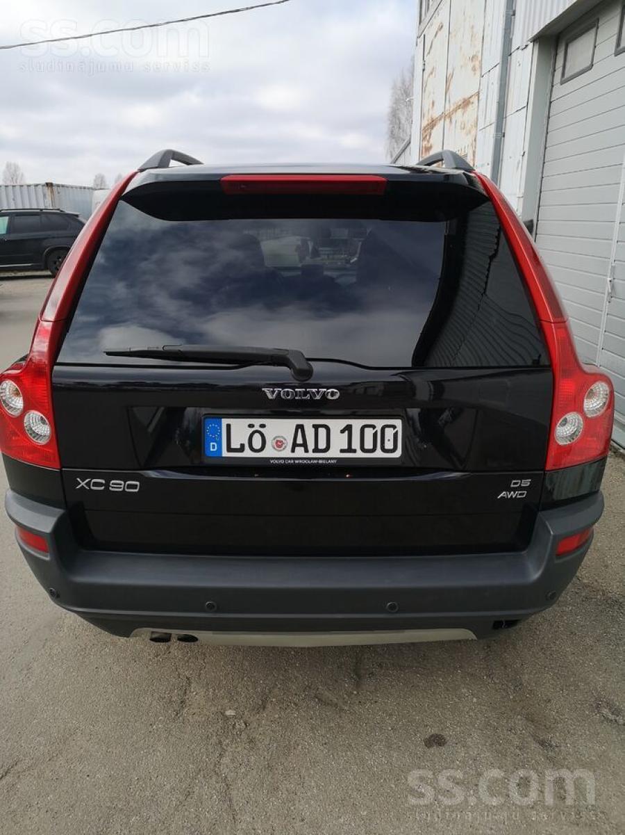 Melns Volvo XC90 2004 Rīga, ar dzinēja tilpumu 2.40 L un nobraukumu 265 tūkst. km par 5500 €, foto 8 vietnē AUTOMOTO.COM.LV
