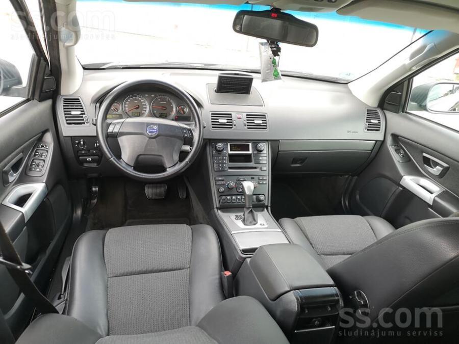 Melns Volvo XC90 2004 Rīga, ar dzinēja tilpumu 2.40 L un nobraukumu 265 tūkst. km par 5500 €, foto 10 vietnē AUTOMOTO.COM.LV