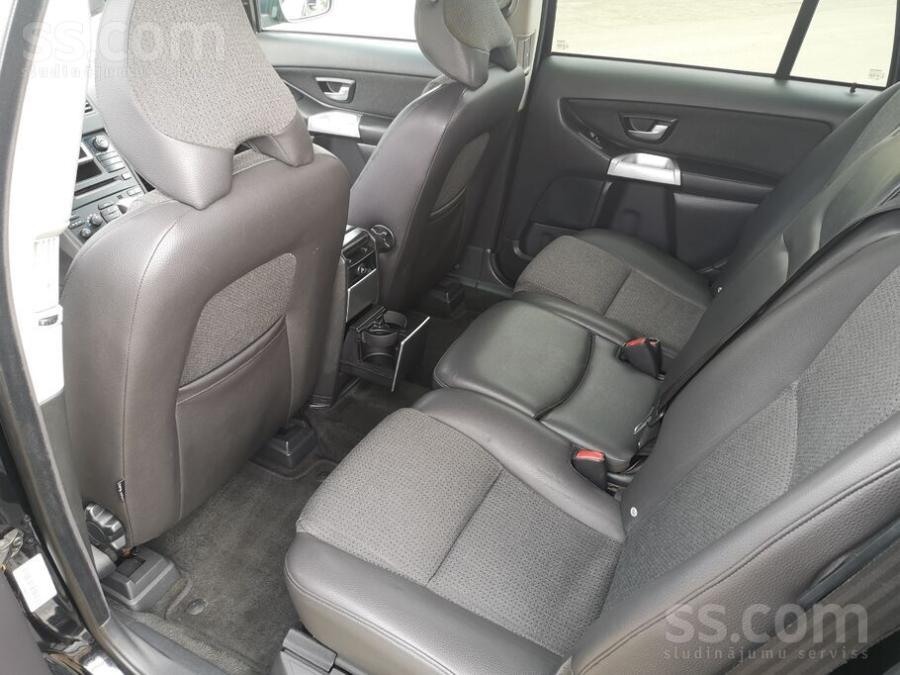 Melns Volvo XC90 2004 Rīga, ar dzinēja tilpumu 2.40 L un nobraukumu 265 tūkst. km par 5500 €, foto 13 vietnē AUTOMOTO.COM.LV