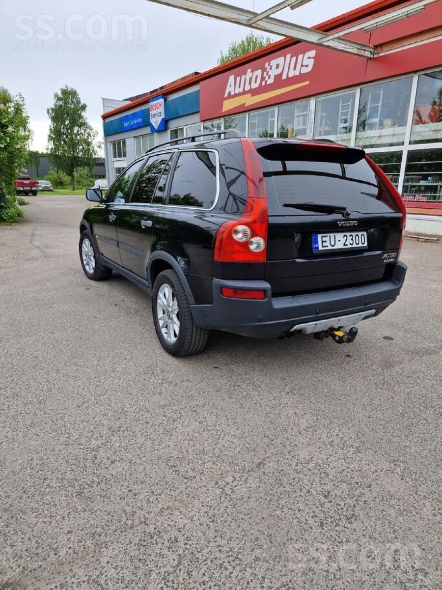 Black Volvo XC90 2004 in Riga, with an engine capacity of 2.40 L and mileage of 289 thousand km for 3900 €, photo 3 on AUTOMOTO.COM.LV