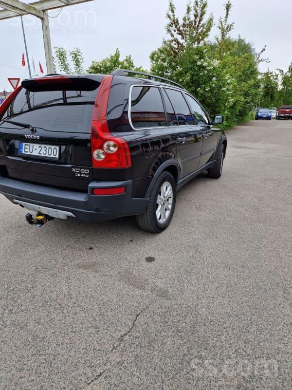 Black Volvo XC90 2004 in Riga, with an engine capacity of 2.40 L and mileage of 289 thousand km for 3900 €, photo 4 on AUTOMOTO.COM.LV