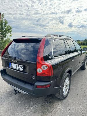 Black Volvo XC90 2004 in Talsi, with an engine capacity of 2.40 L and mileage of 422 thousand km for 3200 €, photo 4 on AUTOMOTO.COM.LV