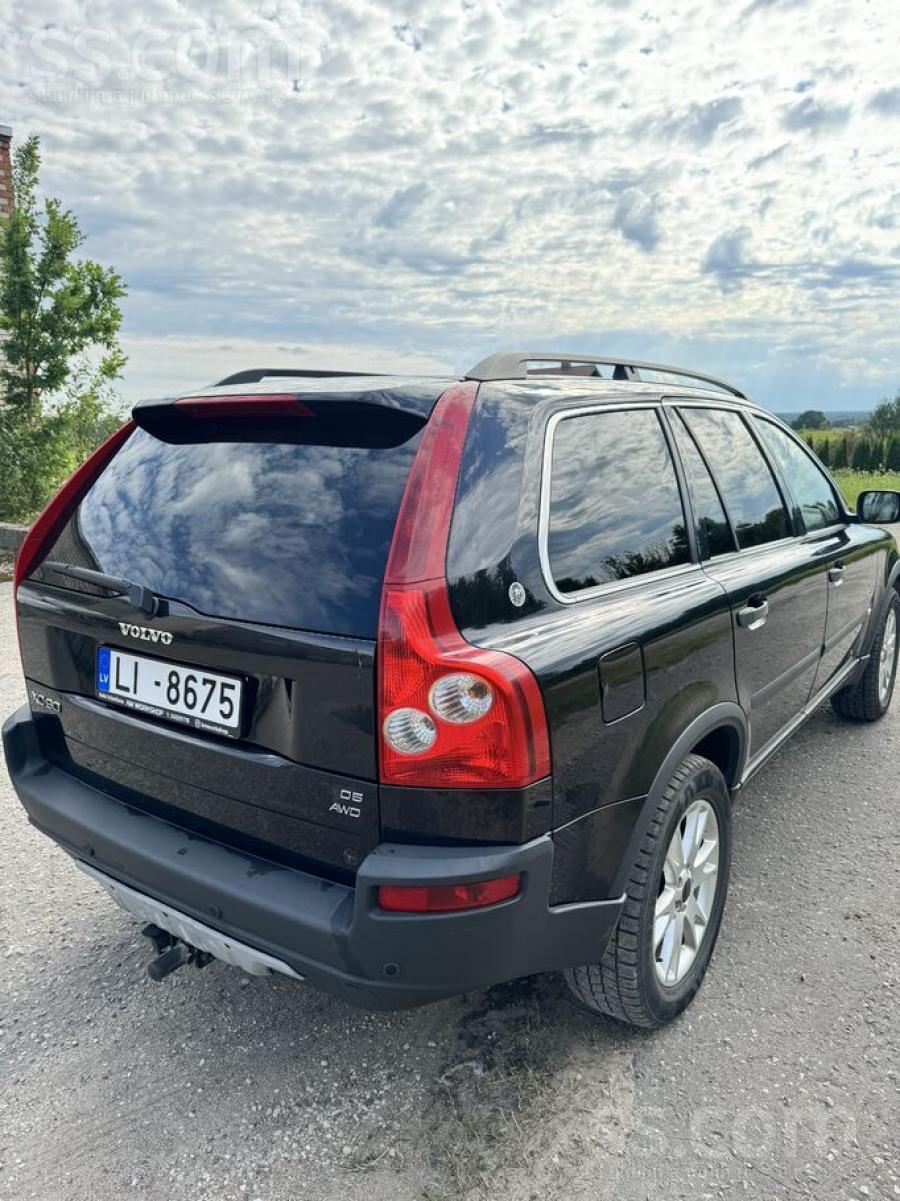 Black Volvo XC90 2004 in Talsi, with an engine capacity of 2.40 L and mileage of 422 thousand km for 3200 €, photo 4 on AUTOMOTO.COM.LV