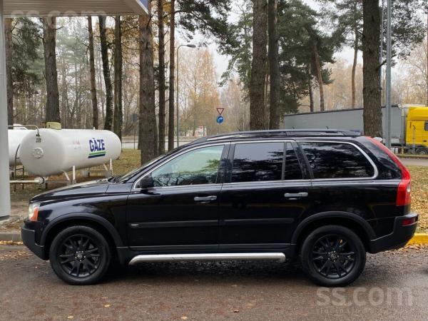 Black Volvo XC90 2004 in Riga, with an engine capacity of 2.40 L and mileage of 0 thousand km for 3799 €, photo 2 on AUTOMOTO.COM.LV