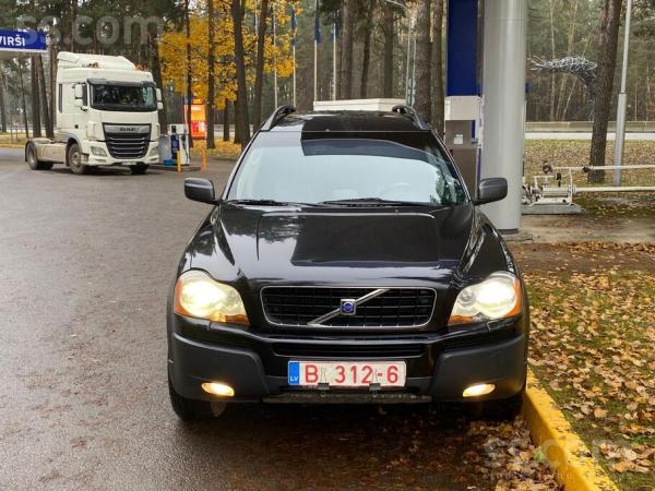 Black Volvo XC90 2004 in Riga, with an engine capacity of 2.40 L and mileage of 0 thousand km for 3799 €, photo 8 on AUTOMOTO.COM.LV