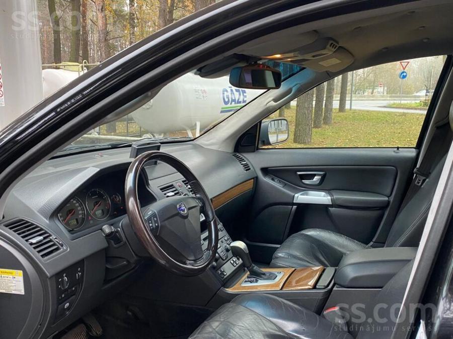 Melns Volvo XC90 2004 Rīga, ar dzinēja tilpumu 2.40 L un nobraukumu 0 tūkst. km par 3799 €, foto 9 vietnē AUTOMOTO.COM.LV