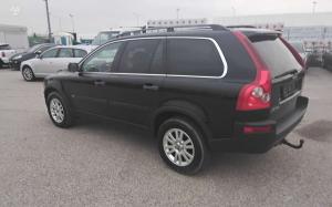 Black Volvo XC90 2004 in Marijampole, with an engine capacity of 2.40 L and mileage of 284 thousand km for 3750 €, photo 4 on AUTOMOTO.COM.LV