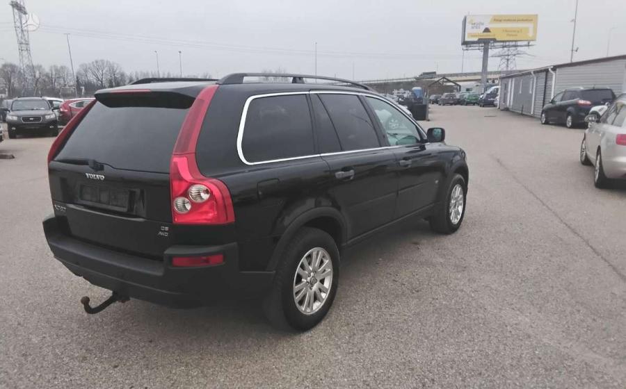 Black Volvo XC90 2004 in Marijampole, with an engine capacity of 2.40 L and mileage of 284 thousand km for 3750 €, photo 8 on AUTOMOTO.COM.LV