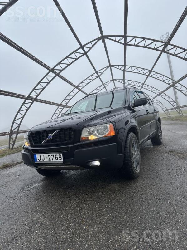 Melns Volvo XC90 2004 Saldus, ar dzinēja tilpumu 2.40 L un nobraukumu 467 tūkst. km par 3400 €, foto 1 vietnē AUTOMOTO.COM.LV
