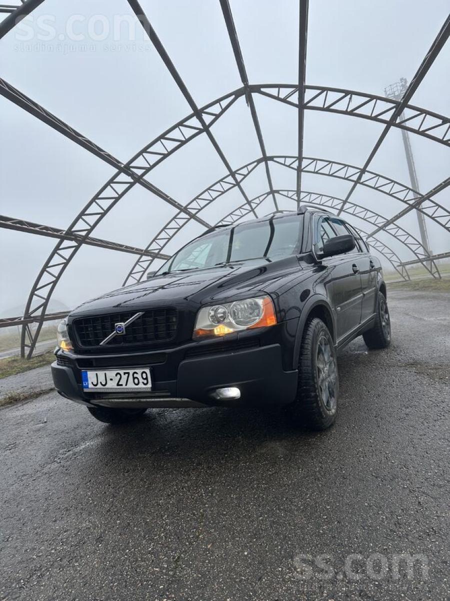 Melns Volvo XC90 2004 Saldus, ar dzinēja tilpumu 2.40 L un nobraukumu 467 tūkst. km par 3400 €, foto 1 vietnē AUTOMOTO.COM.LV