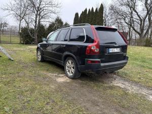 Black Volvo XC90 2004 in Vilnius, with an engine capacity of 2.40 L and mileage of 354 thousand km for 1400 €, photo  on AUTOMOTO.COM.LV