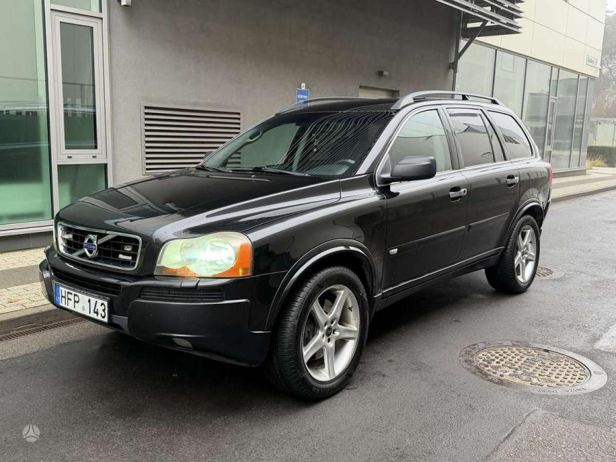 Black Volvo XC90 2004 in Vilnius, with an engine capacity of 2.40 L and mileage of 372 thousand km for 4000 €, photo 2 on AUTOMOTO.COM.LV