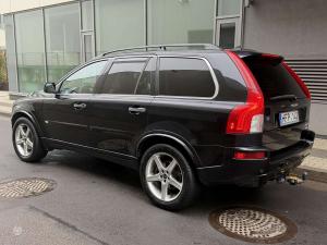 Black Volvo XC90 2004 in Vilnius, with an engine capacity of 2.40 L and mileage of 372 thousand km for 4000 €, photo 4 on AUTOMOTO.COM.LV