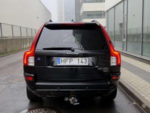 Black Volvo XC90 2004 in Vilnius, with an engine capacity of 2.40 L and mileage of 372 thousand km for 4000 €, photo 5 on AUTOMOTO.COM.LV