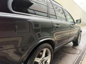 Black Volvo XC90 2004 in Vilnius, with an engine capacity of 2.40 L and mileage of 372 thousand km for 4000 €, photo 8 on AUTOMOTO.COM.LV